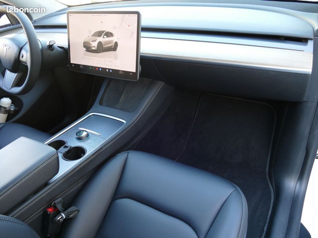 TESLA MODEL Y STANDAR RwD - Voitures