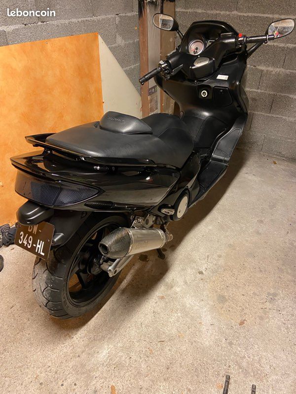 Yamaha tmax - Motos