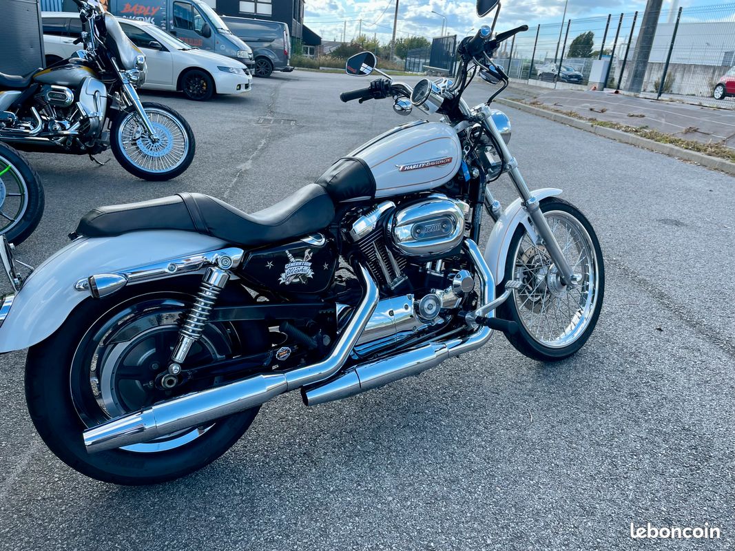 HARLEY DAVIDSON très beau sportster 1200 custom - Motos
