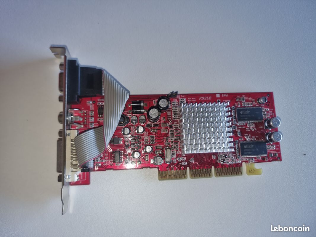 Carte graphique CLUB 3D ATI RADEON 9200 SE CGA-S928TVD - 128Mo - AGP ...