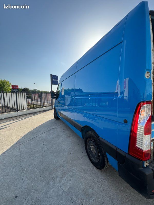 Renault Master 2.3 125cv avec hayon - Utilitaires