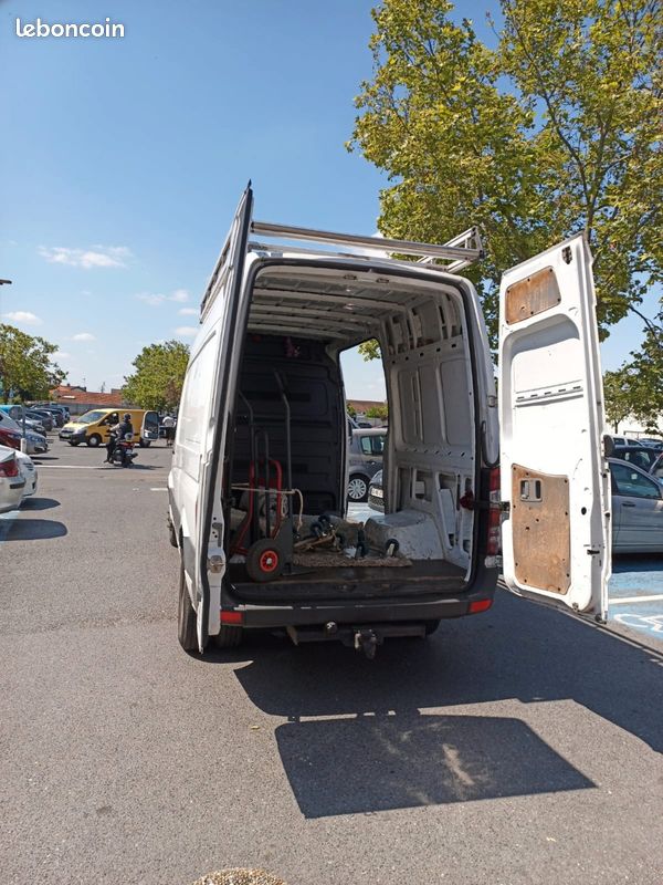 LOCATION CAMION UTILITAIRE Transport LIVRAISON - Services de déménagement