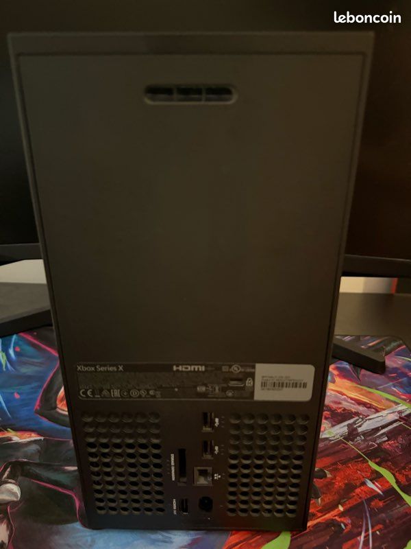 Xbox série x + deux manettes avec batterie + écran Samsung odyssée g5 ...