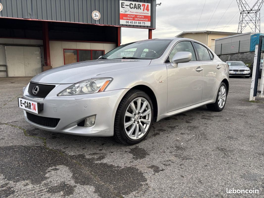 LEXUS IS IS 220d Pack Luxe - Voitures