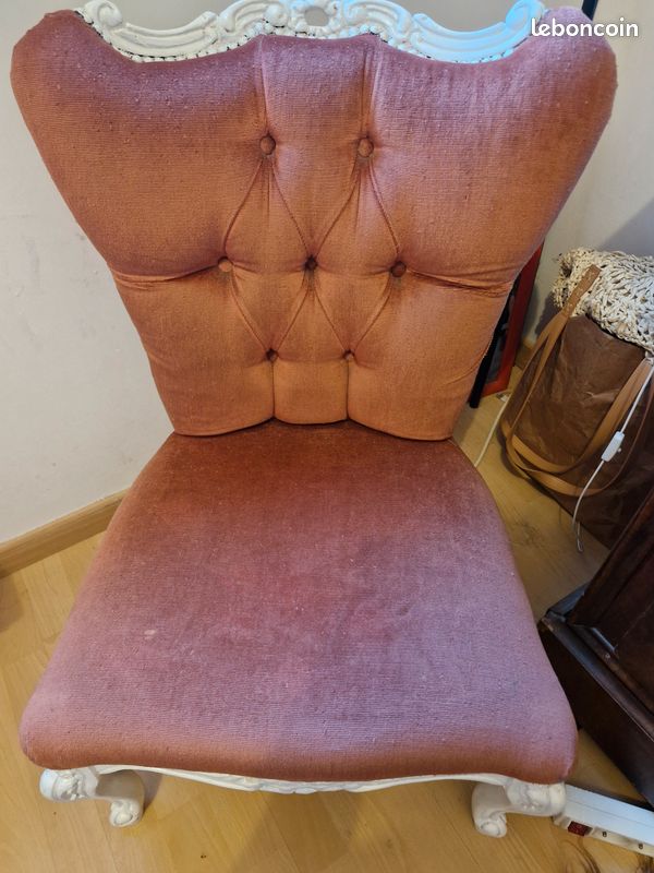 Vends fauteuil cabriolet capitonné Louis XV - Antiquités