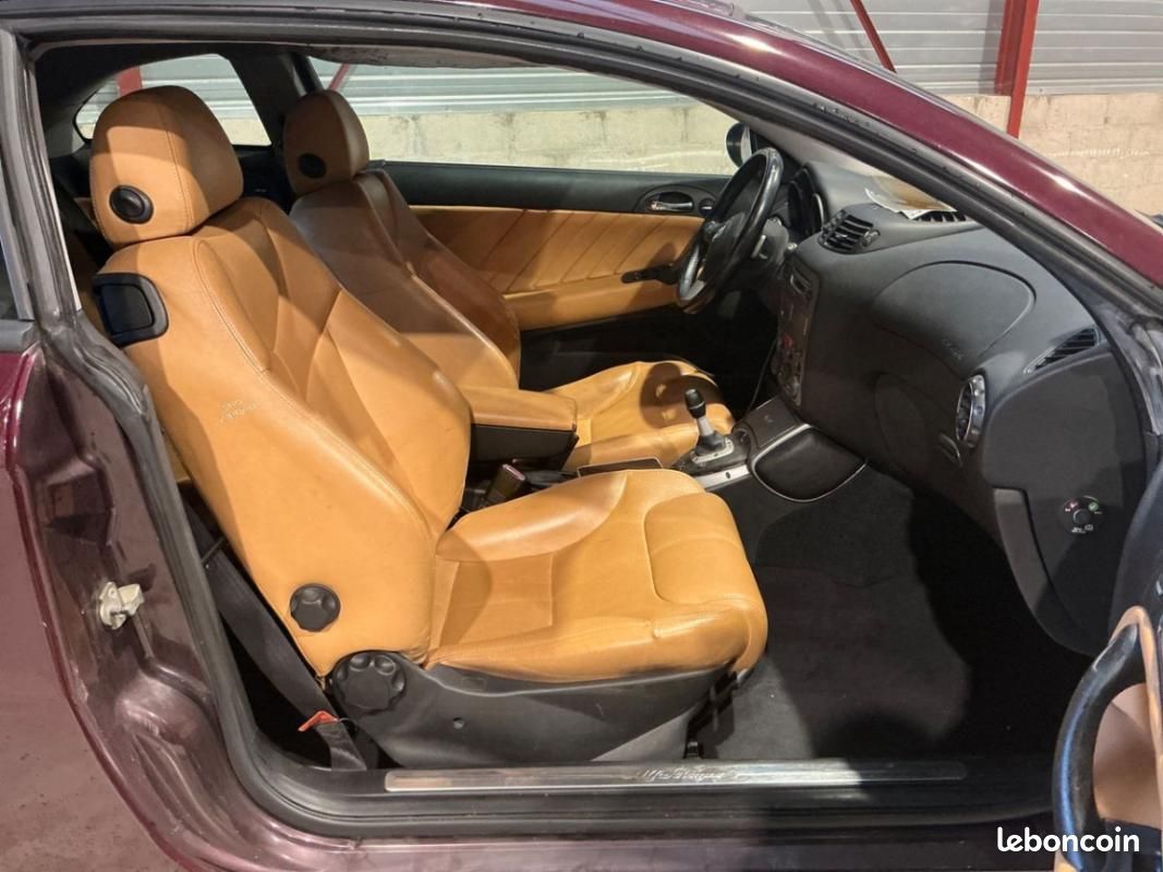 Alfa Romeo GT 2.0 JTS 165cv Selective Selespeed X - Voitures