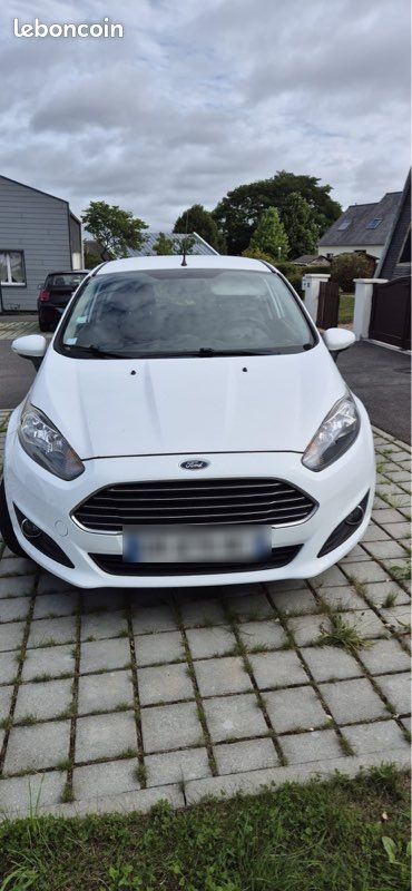 Ford fiesta v phase 2 2015 - Voitures
