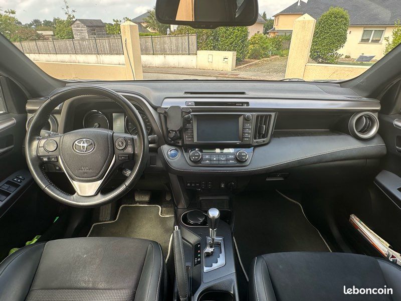 Toyota Rav 4 black édition sous garantie - Voitures