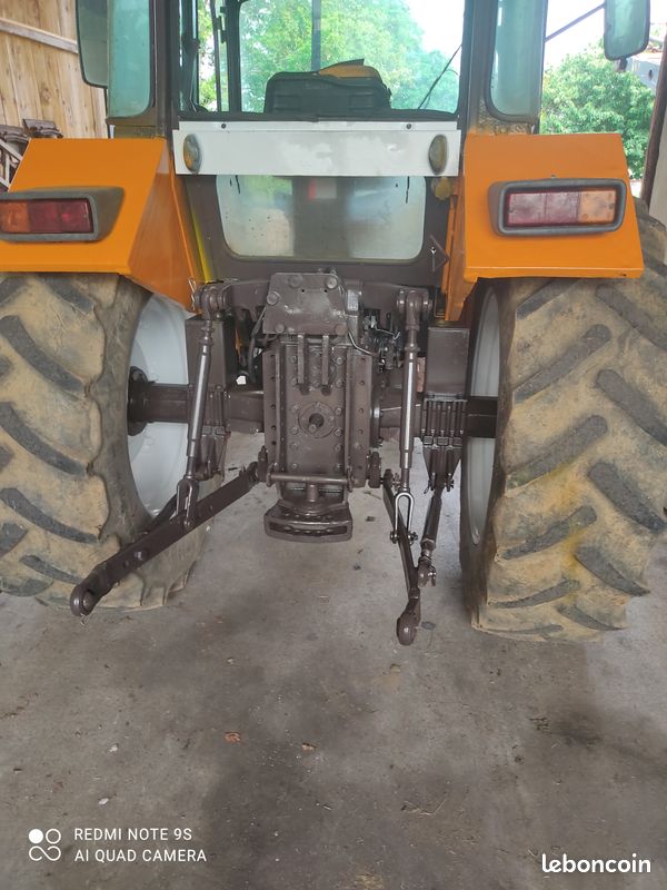 Tracteur Renault 651 - Tracteurs