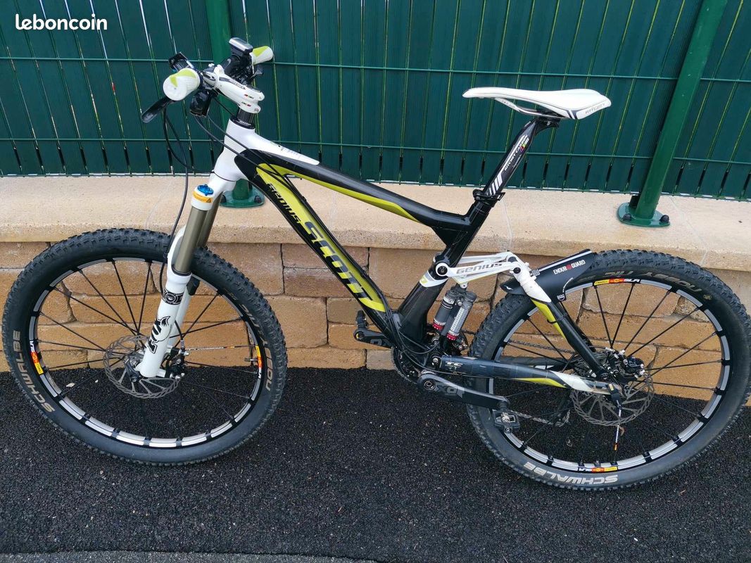 VTT SCOTT GENIUS 10 CARBONE état neuf - Vélos