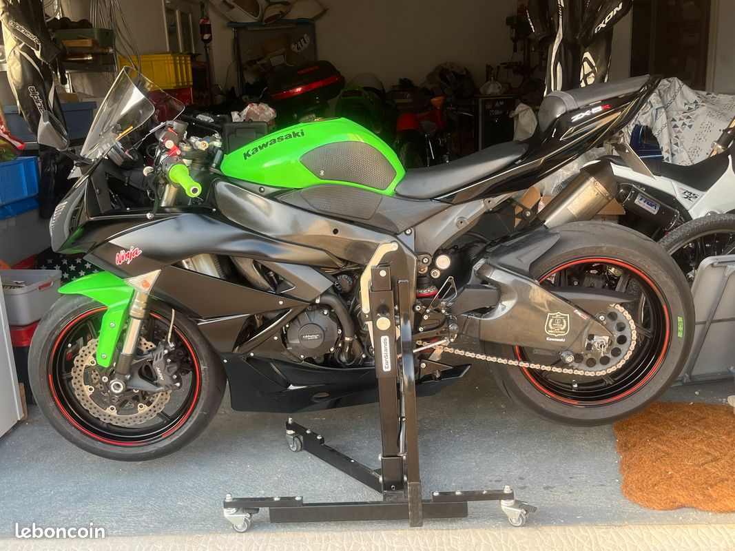 Kawasaki Zx6r 2011 - Motos