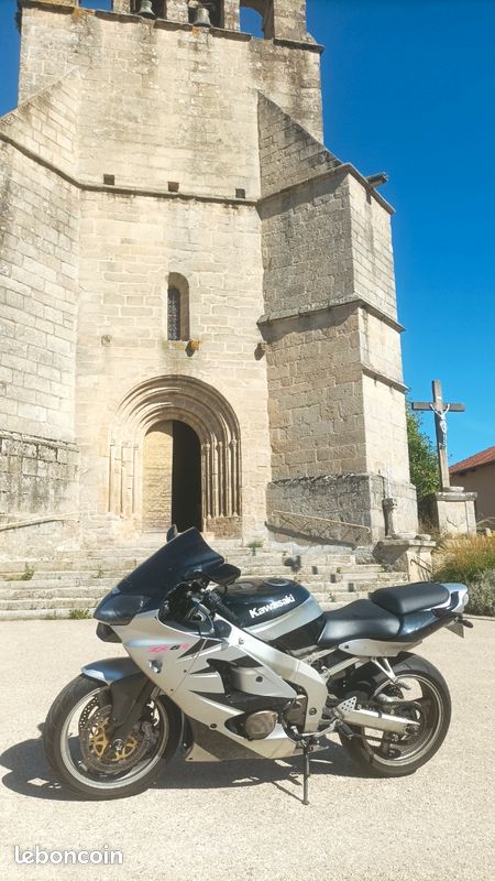 Kawasaki ZX6R Ninja - Motos