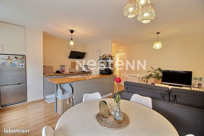 Maison à vendre et vente appartement Saint-Pierre-de-Chandieu (69780 ...
